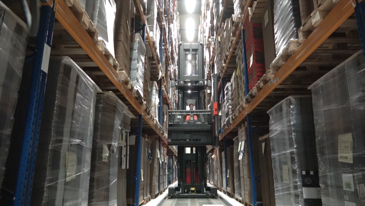 Explore Manual, Semi- & Automated Turret Truck Advantages