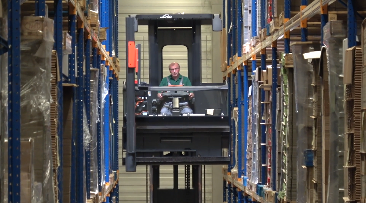 Forklift Operator Tips for Loading Pallets in High Racks